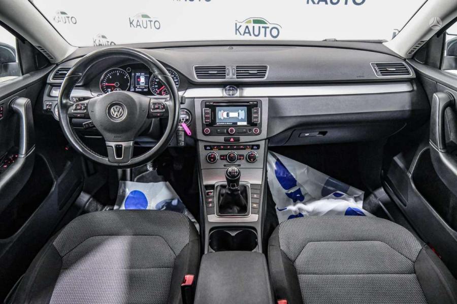 Pelēks Volkswagen Passat 2015 Kauņa, ar dzinēja tilpumu 1.60 L un nobraukumu 248 tūkst. km par 6990 €, foto 8 vietnē AUTOMOTO.COM.LV