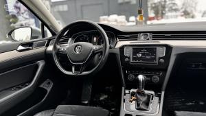 Grey Volkswagen Passat 2015 in Radviliskis, with an engine capacity of 2.00 L and mileage of 201 thousand km for 8250 €, photo 12 on AUTOMOTO.COM.LV