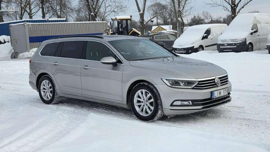 Grey Volkswagen Passat 2015 in Vilnius, with an engine capacity of 1.97 L and mileage of 271 thousand km for 9750 €, photo 1 on AUTOMOTO.COM.LV