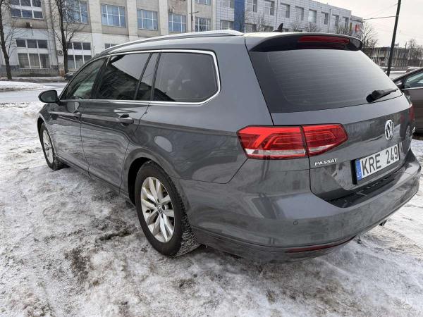 Grey Volkswagen Passat 2015 in Vilnius, with an engine capacity of 1.60 L and mileage of 312 thousand km for 8700 €, photo 5 on AUTOMOTO.COM.LV