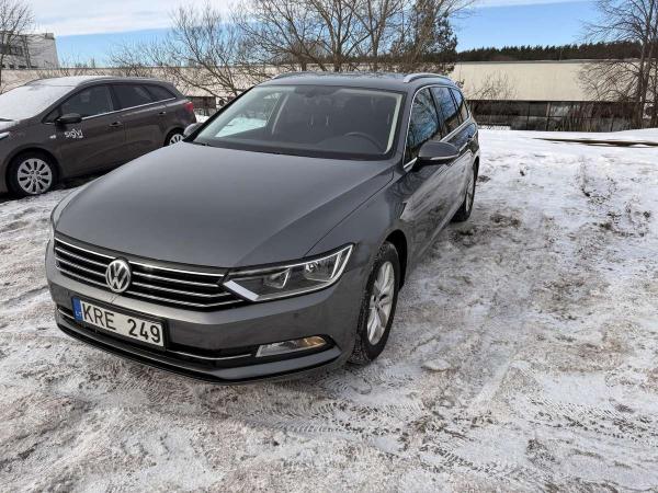 Grey Volkswagen Passat 2015 in Vilnius, with an engine capacity of 1.60 L and mileage of 312 thousand km for 8700 €, photo 8 on AUTOMOTO.COM.LV