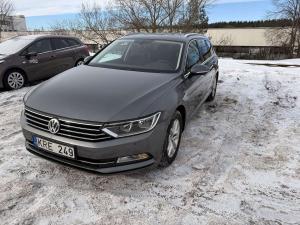 Grey Volkswagen Passat 2015 in Vilnius, with an engine capacity of 1.60 L and mileage of 312 thousand km for 8700 €, photo 8 on AUTOMOTO.COM.LV