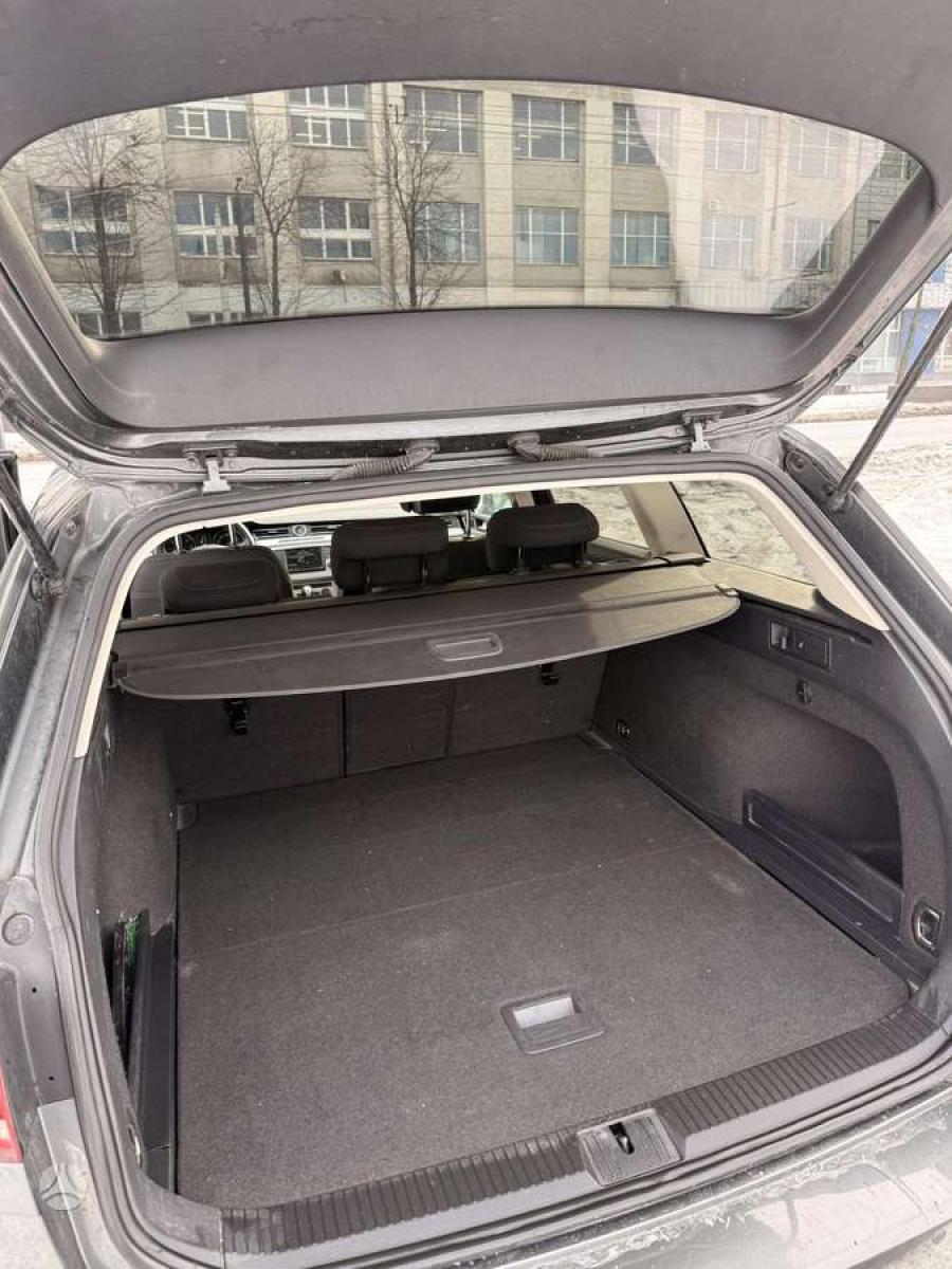 Grey Volkswagen Passat 2015 in Vilnius, with an engine capacity of 1.60 L and mileage of 312 thousand km for 8700 €, photo 14 on AUTOMOTO.COM.LV