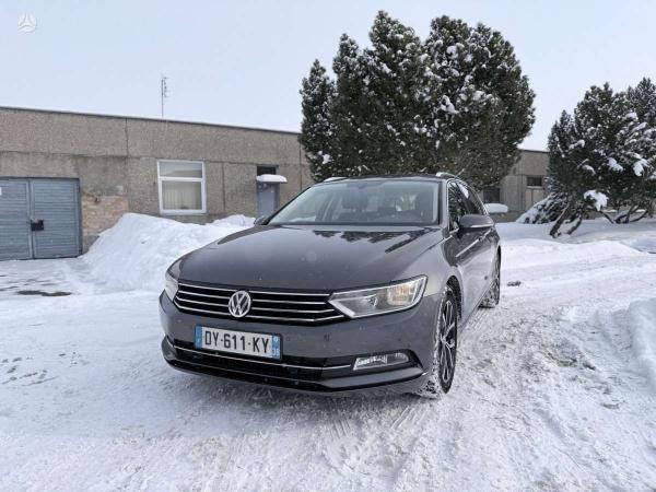 Grey Volkswagen Passat 2015 in Siauliai, with an engine capacity of 1.60 L and mileage of 230 thousand km for 8200 €, photo 1 on AUTOMOTO.COM.LV