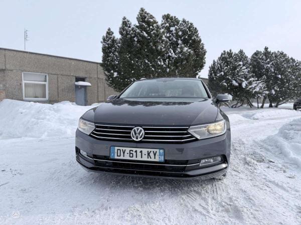 Grey Volkswagen Passat 2015 in Siauliai, with an engine capacity of 1.60 L and mileage of 230 thousand km for 8200 €, photo 5 on AUTOMOTO.COM.LV