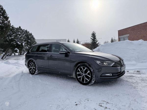 Grey Volkswagen Passat 2015 in Siauliai, with an engine capacity of 1.60 L and mileage of 230 thousand km for 8200 €, photo 8 on AUTOMOTO.COM.LV