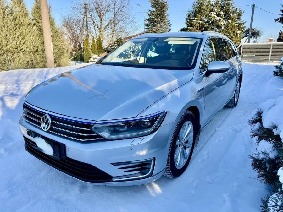 Pelēks Volkswagen Passat 2015 Kauņa, ar dzinēja tilpumu 1.40 L un nobraukumu 248 tūkst. km par 9599 €, foto 2 vietnē AUTOMOTO.COM.LV