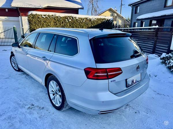 Grey Volkswagen Passat 2015 in Kaunas, with an engine capacity of 1.40 L and mileage of 248 thousand km for 9599 €, photo 5 on AUTOMOTO.COM.LV