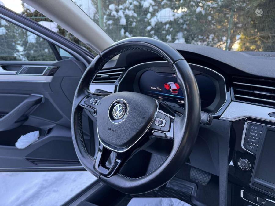 Pelēks Volkswagen Passat 2015 Kauņa, ar dzinēja tilpumu 1.40 L un nobraukumu 248 tūkst. km par 9599 €, foto 18 vietnē AUTOMOTO.COM.LV