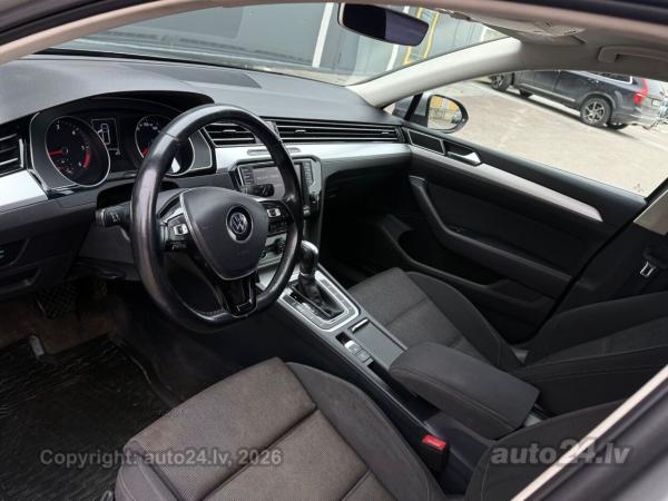 Grey Volkswagen Passat 2015 in Tallinn, with an engine capacity of 1.60 L and mileage of 385 thousand km for 7499 €, photo 7 on AUTOMOTO.COM.LV