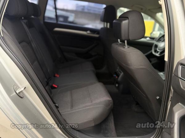 Grey Volkswagen Passat 2015 in Tallinn, with an engine capacity of 1.60 L and mileage of 385 thousand km for 7499 €, photo 10 on AUTOMOTO.COM.LV