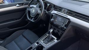 Grey Volkswagen Passat 2015 in Marijampole, with an engine capacity of 1.40 L and mileage of 320 thousand km for 8990 €, photo 28 on AUTOMOTO.COM.LV