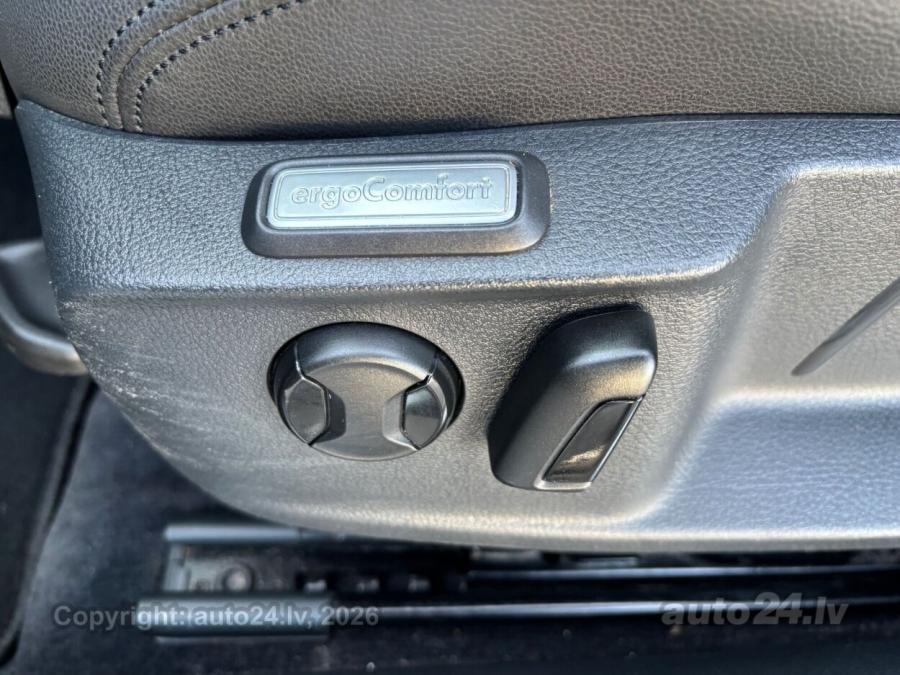 Pelēks Volkswagen Passat 2015 Paide, ar dzinēja tilpumu 1.60 L un nobraukumu 268 tūkst. km par 10490 €, foto 20 vietnē AUTOMOTO.COM.LV
