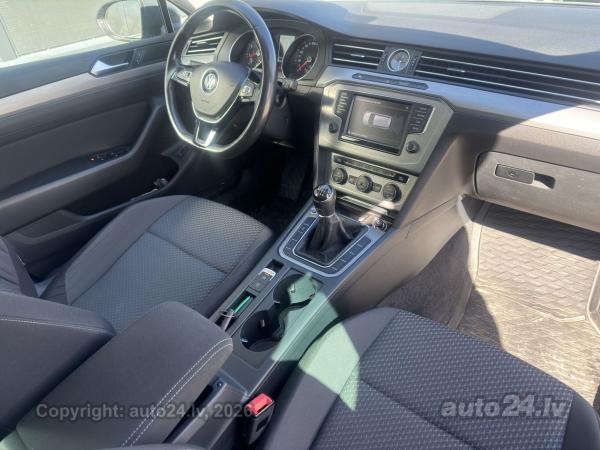 Grey Volkswagen Passat 2015 in Tallinn, with an engine capacity of 1.40 L and mileage of 127 thousand km for 8500 €, photo 8 on AUTOMOTO.COM.LV