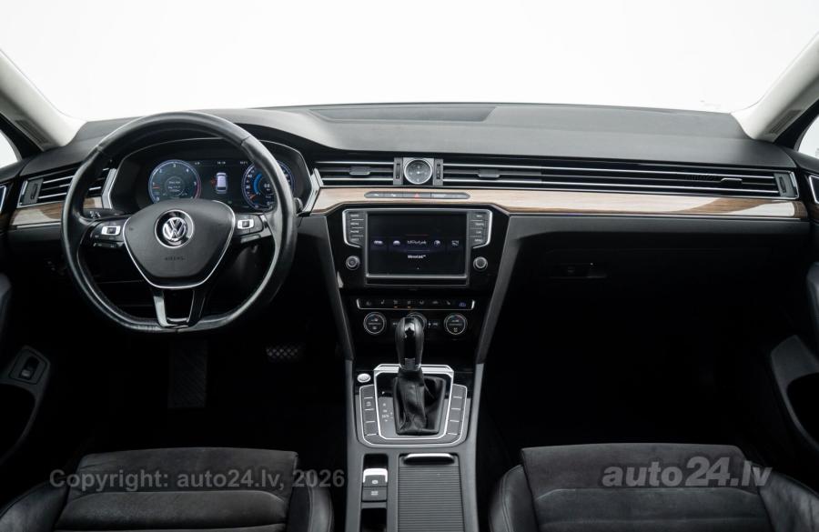 Pelēks Volkswagen Passat 2015 Tallina, ar dzinēja tilpumu 2.00 L un nobraukumu 299 tūkst. km par 9999 €, foto 14 vietnē AUTOMOTO.COM.LV