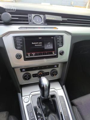 Grey Volkswagen Passat 2015 in Kaunas, with an engine capacity of 2.00 L and mileage of 290 thousand km for 7500 €, photo 22 on AUTOMOTO.COM.LV