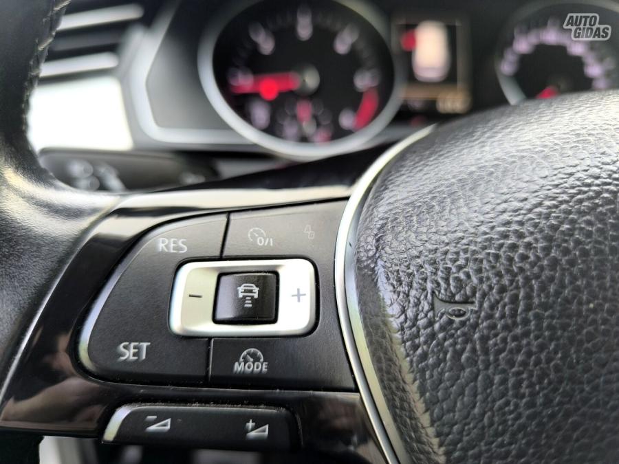 Grey Volkswagen Passat 2015 in Kaunas, with an engine capacity of 2.00 L and mileage of 290 thousand km for 7500 €, photo 23 on AUTOMOTO.COM.LV