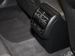 Grey Volkswagen Passat 2015 in Avizieniai, with an engine capacity of 2.00 L and mileage of 225 thousand km for 8900 €, photo 14 on AUTOMOTO.COM.LV
