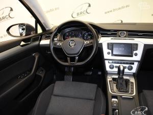 Grey Volkswagen Passat 2015 in Avizieniai, with an engine capacity of 2.00 L and mileage of 225 thousand km for 8900 €, photo 15 on AUTOMOTO.COM.LV