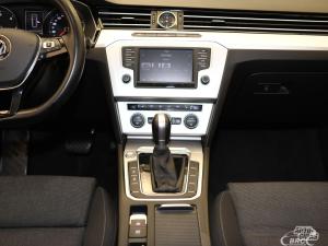 Grey Volkswagen Passat 2015 in Avizieniai, with an engine capacity of 2.00 L and mileage of 225 thousand km for 8900 €, photo 16 on AUTOMOTO.COM.LV