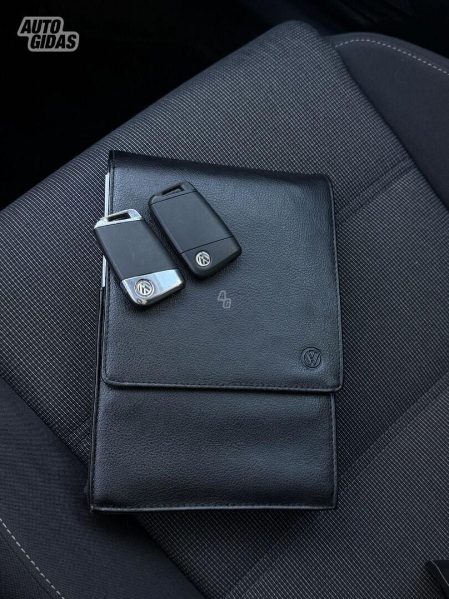Grey Volkswagen Passat 2015 in Kaisiadorys, with an engine capacity of 1.60 L and mileage of 330 thousand km for 8100 €, photo 30 on AUTOMOTO.COM.LV