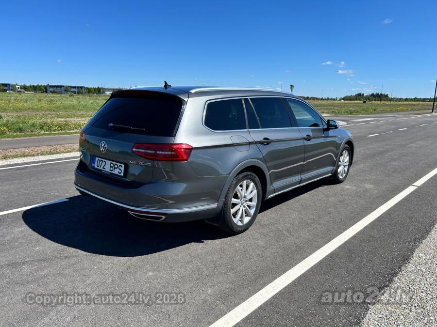 Grey Volkswagen Passat 2015 in Tallinn, with an engine capacity of 2.00 L and mileage of 223 thousand km for 12800 €, photo 9 on AUTOMOTO.COM.LV
