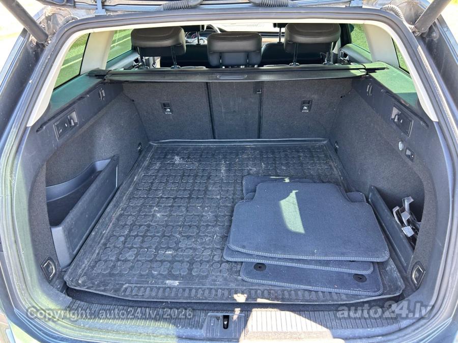 Grey Volkswagen Passat 2015 in Tallinn, with an engine capacity of 2.00 L and mileage of 223 thousand km for 12800 €, photo 12 on AUTOMOTO.COM.LV