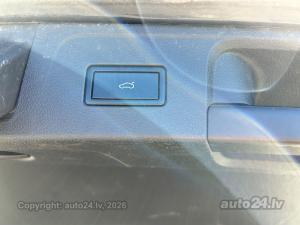 Grey Volkswagen Passat 2015 in Tallinn, with an engine capacity of 2.00 L and mileage of 223 thousand km for 12800 €, photo 13 on AUTOMOTO.COM.LV