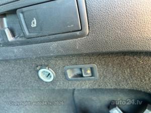Grey Volkswagen Passat 2015 in Tallinn, with an engine capacity of 2.00 L and mileage of 223 thousand km for 12800 €, photo 16 on AUTOMOTO.COM.LV
