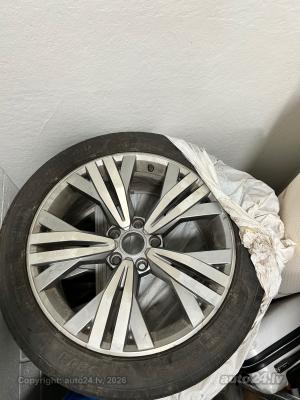 Grey Volkswagen Passat 2015 in Tallinn, with an engine capacity of 2.00 L and mileage of 223 thousand km for 12800 €, photo 22 on AUTOMOTO.COM.LV