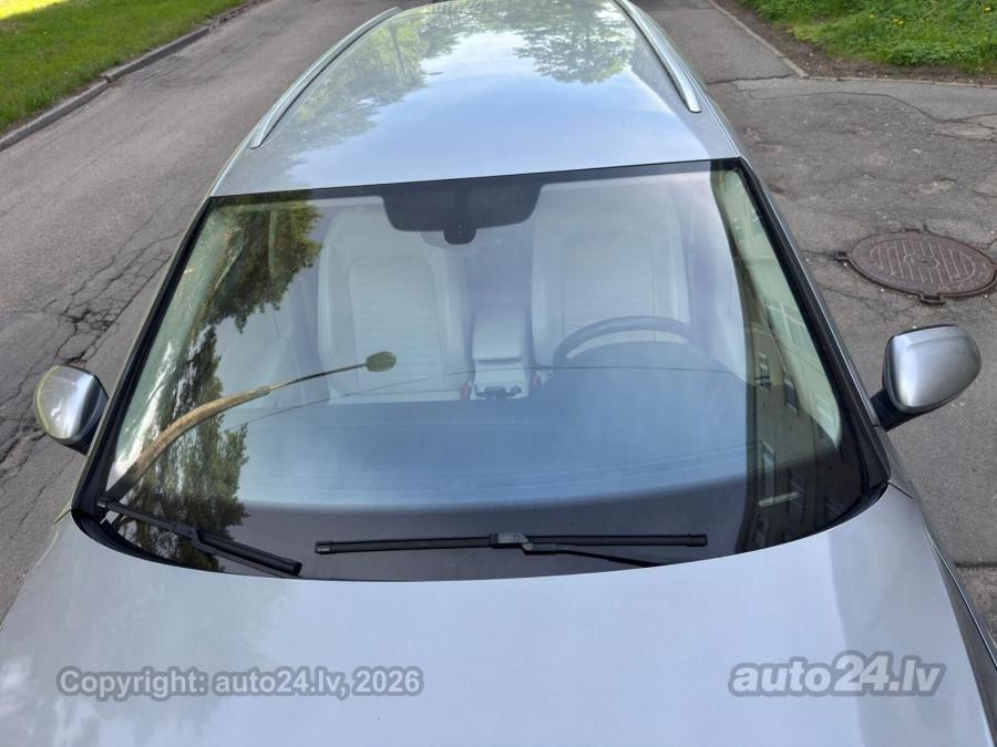 Grey Volkswagen Passat 2015 in Riga, with an engine capacity of 2.00 L and mileage of 266 thousand km for 9500 €, photo 8 on AUTOMOTO.COM.LV