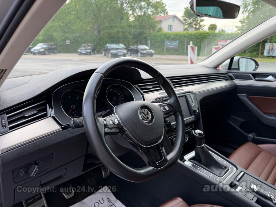 Pelēks Volkswagen Passat 2015 Paide, ar dzinēja tilpumu 1.60 L un nobraukumu 266 tūkst. km par 10390 €, foto 17 vietnē AUTOMOTO.COM.LV