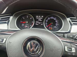 Grey Volkswagen Passat 2015 in Kaunas, with an engine capacity of 1.97 L and mileage of 277 thousand km for 7950 €, photo 10 on AUTOMOTO.COM.LV