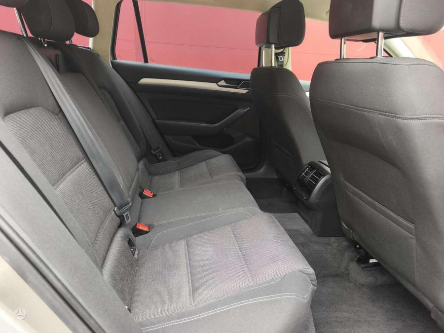 Grey Volkswagen Passat 2015 in Kaunas, with an engine capacity of 1.97 L and mileage of 277 thousand km for 7950 €, photo 11 on AUTOMOTO.COM.LV