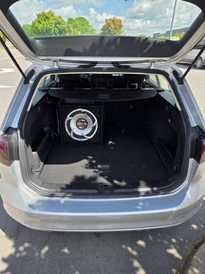 Grey Volkswagen Passat 2015 in Jonava, with an engine capacity of 1.97 L and mileage of 327 thousand km for 8500 €, photo 6 on AUTOMOTO.COM.LV