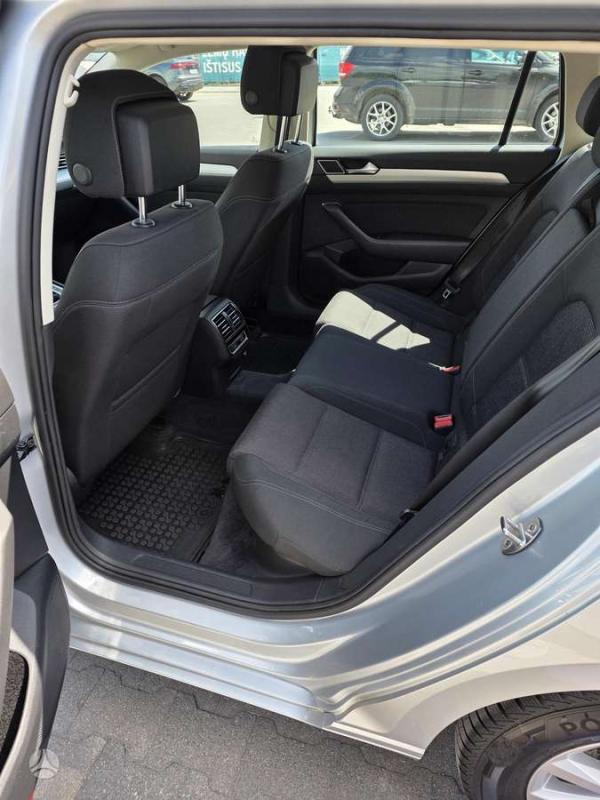 Grey Volkswagen Passat 2015 in Jonava, with an engine capacity of 1.97 L and mileage of 327 thousand km for 8500 €, photo 6 on AUTOMOTO.COM.LV