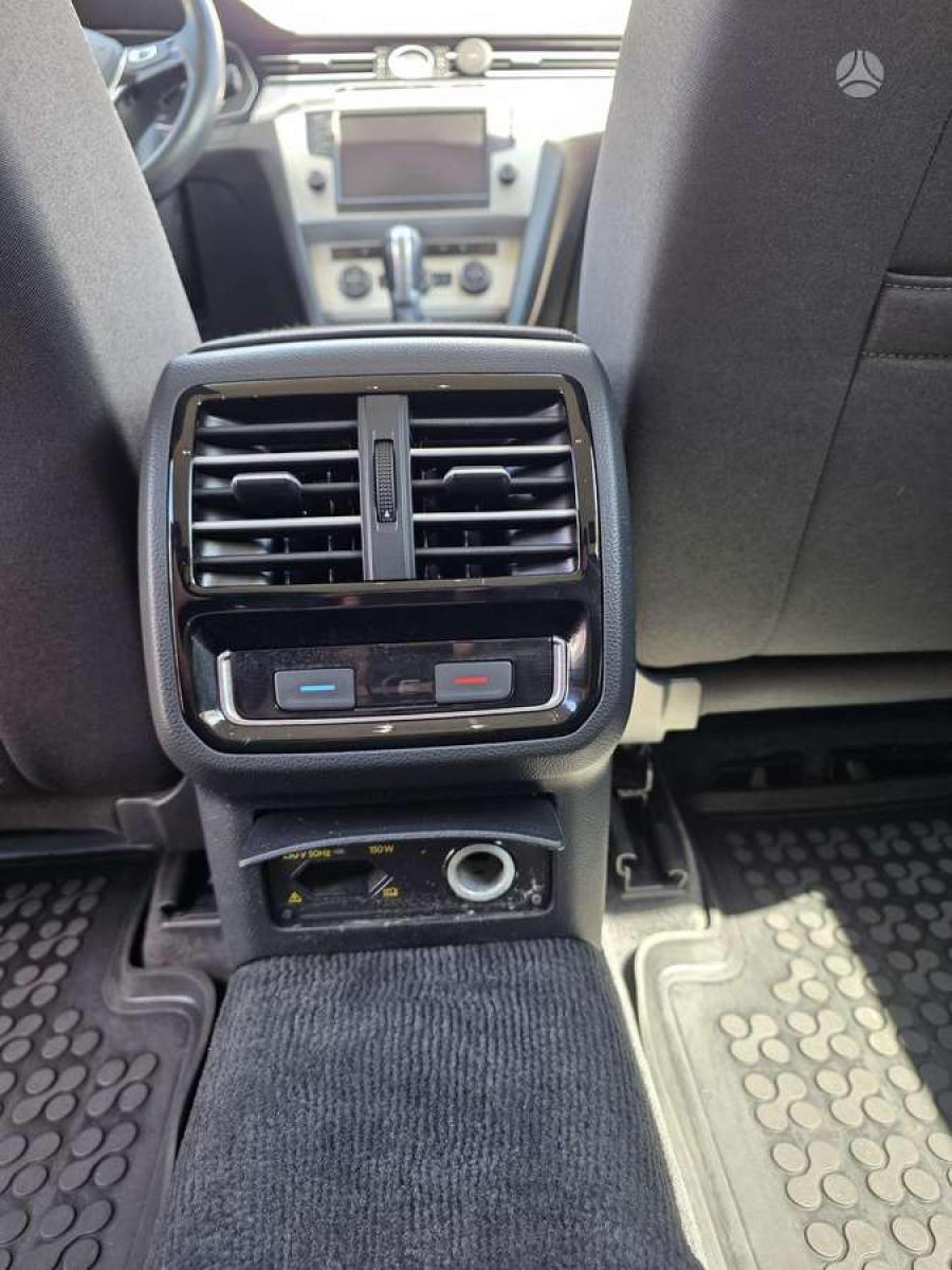 Grey Volkswagen Passat 2015 in Jonava, with an engine capacity of 1.97 L and mileage of 327 thousand km for 8500 €, photo 8 on AUTOMOTO.COM.LV