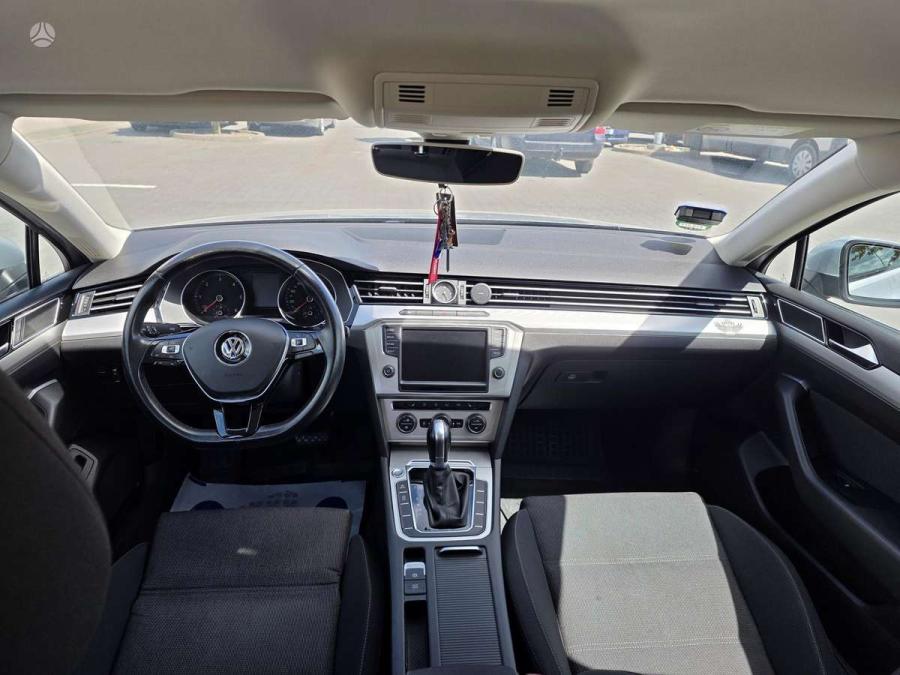 Grey Volkswagen Passat 2015 in Jonava, with an engine capacity of 1.97 L and mileage of 327 thousand km for 8500 €, photo 9 on AUTOMOTO.COM.LV