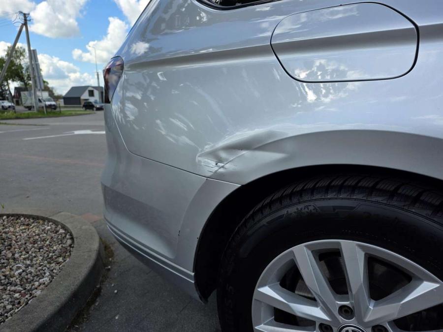 Grey Volkswagen Passat 2015 in Jonava, with an engine capacity of 1.97 L and mileage of 327 thousand km for 8500 €, photo 14 on AUTOMOTO.COM.LV