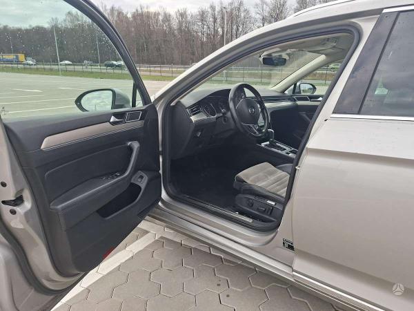Pelēks Volkswagen Passat 2015 Kauņa, ar dzinēja tilpumu 1.97 L un nobraukumu 345 tūkst. km par 8900 €, foto 6 vietnē AUTOMOTO.COM.LV