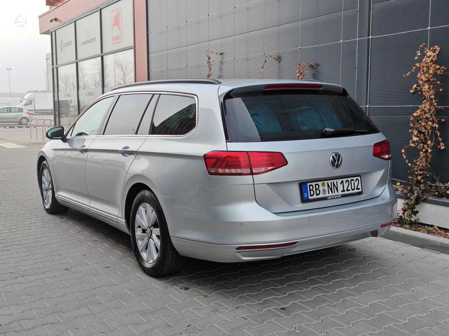 Grey Volkswagen Passat 2015 in Klaipeda, with an engine capacity of 1.97 L and mileage of 300 thousand km for 7950 €, photo 8 on AUTOMOTO.COM.LV