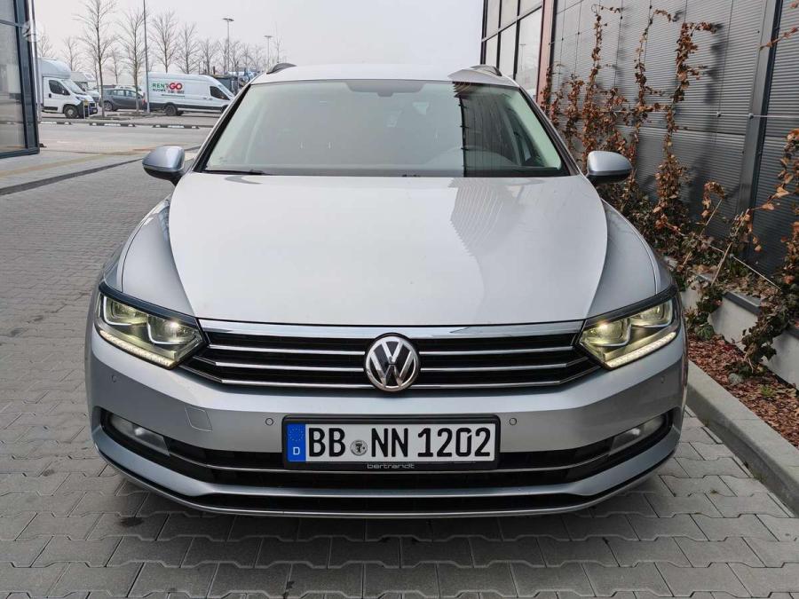 Grey Volkswagen Passat 2015 in Klaipeda, with an engine capacity of 1.97 L and mileage of 300 thousand km for 7950 €, photo 17 on AUTOMOTO.COM.LV