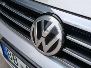 Grey Volkswagen Passat 2015 in Klaipeda, with an engine capacity of 1.97 L and mileage of 300 thousand km for 7950 €, photo 19 on AUTOMOTO.COM.LV