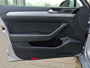 Grey Volkswagen Passat 2015 in Klaipeda, with an engine capacity of 1.97 L and mileage of 300 thousand km for 7950 €, photo 24 on AUTOMOTO.COM.LV