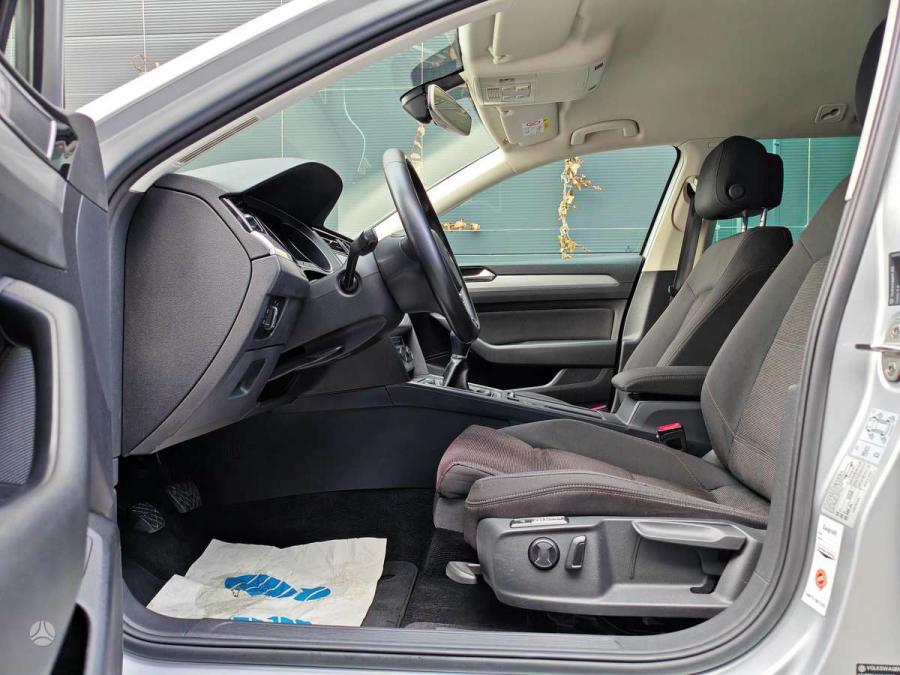 Grey Volkswagen Passat 2015 in Klaipeda, with an engine capacity of 1.97 L and mileage of 300 thousand km for 7950 €, photo 25 on AUTOMOTO.COM.LV