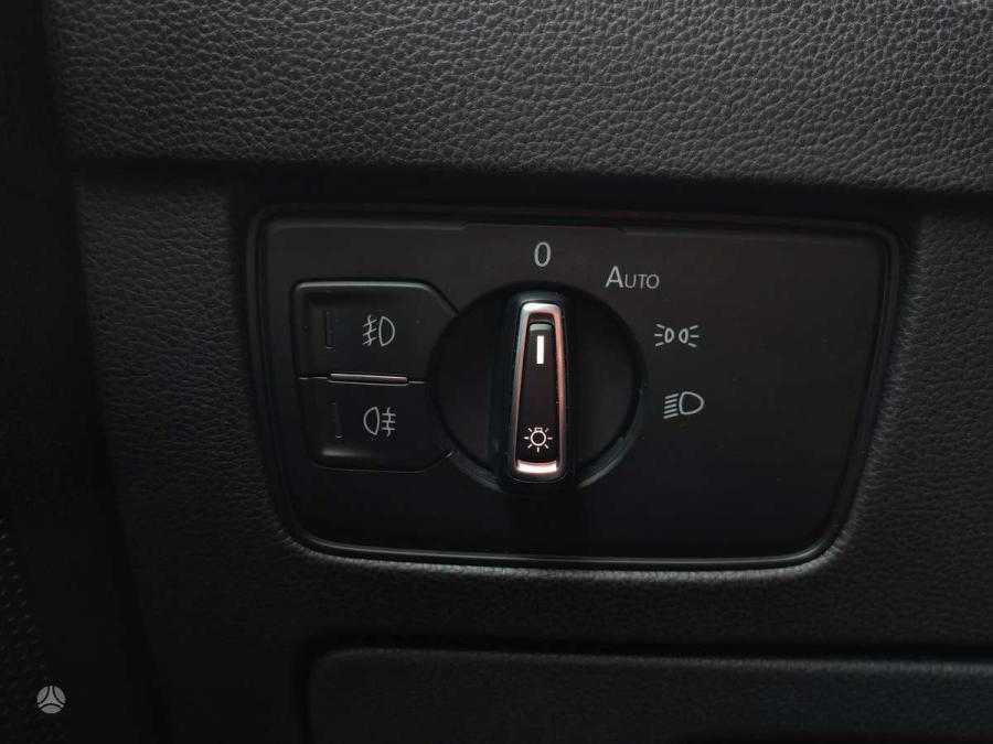 Grey Volkswagen Passat 2015 in Klaipeda, with an engine capacity of 1.97 L and mileage of 300 thousand km for 7950 €, photo 30 on AUTOMOTO.COM.LV