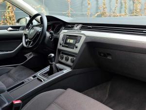 Grey Volkswagen Passat 2015 in Klaipeda, with an engine capacity of 1.97 L and mileage of 300 thousand km for 7950 €, photo 36 on AUTOMOTO.COM.LV