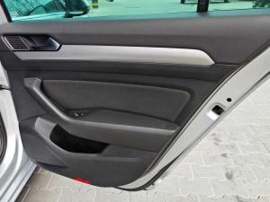 Grey Volkswagen Passat 2015 in Klaipeda, with an engine capacity of 1.97 L and mileage of 300 thousand km for 7950 €, photo 41 on AUTOMOTO.COM.LV