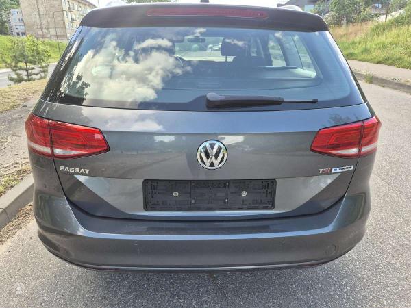 Grey Volkswagen Passat 2015 in Vilnius, with an engine capacity of 1.40 L and mileage of 300 thousand km for 6950 €, photo 5 on AUTOMOTO.COM.LV