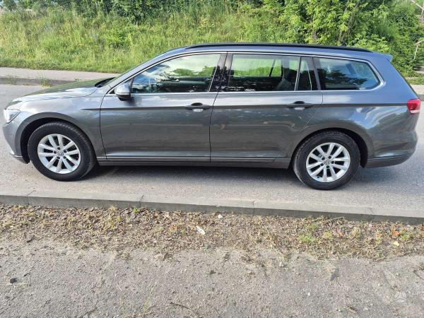Grey Volkswagen Passat 2015 in Vilnius, with an engine capacity of 1.40 L and mileage of 300 thousand km for 6950 €, photo 7 on AUTOMOTO.COM.LV